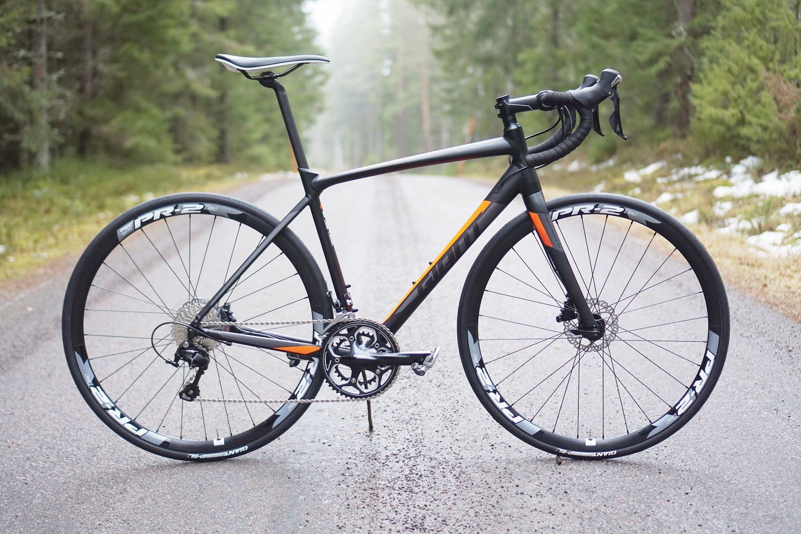 Giant Contend ---- Entry-level Comfort Enduro Road Bike